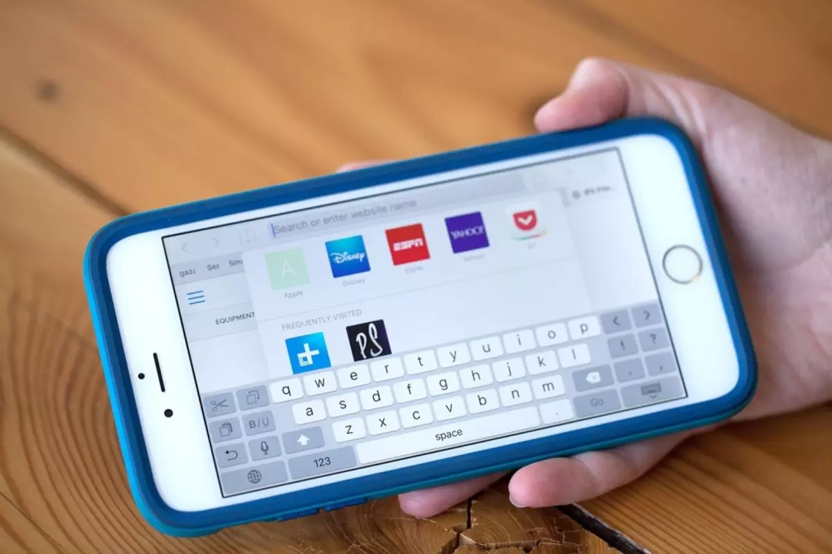 Zer egin Safari iOS-en iOS-en berrabiarazten bada