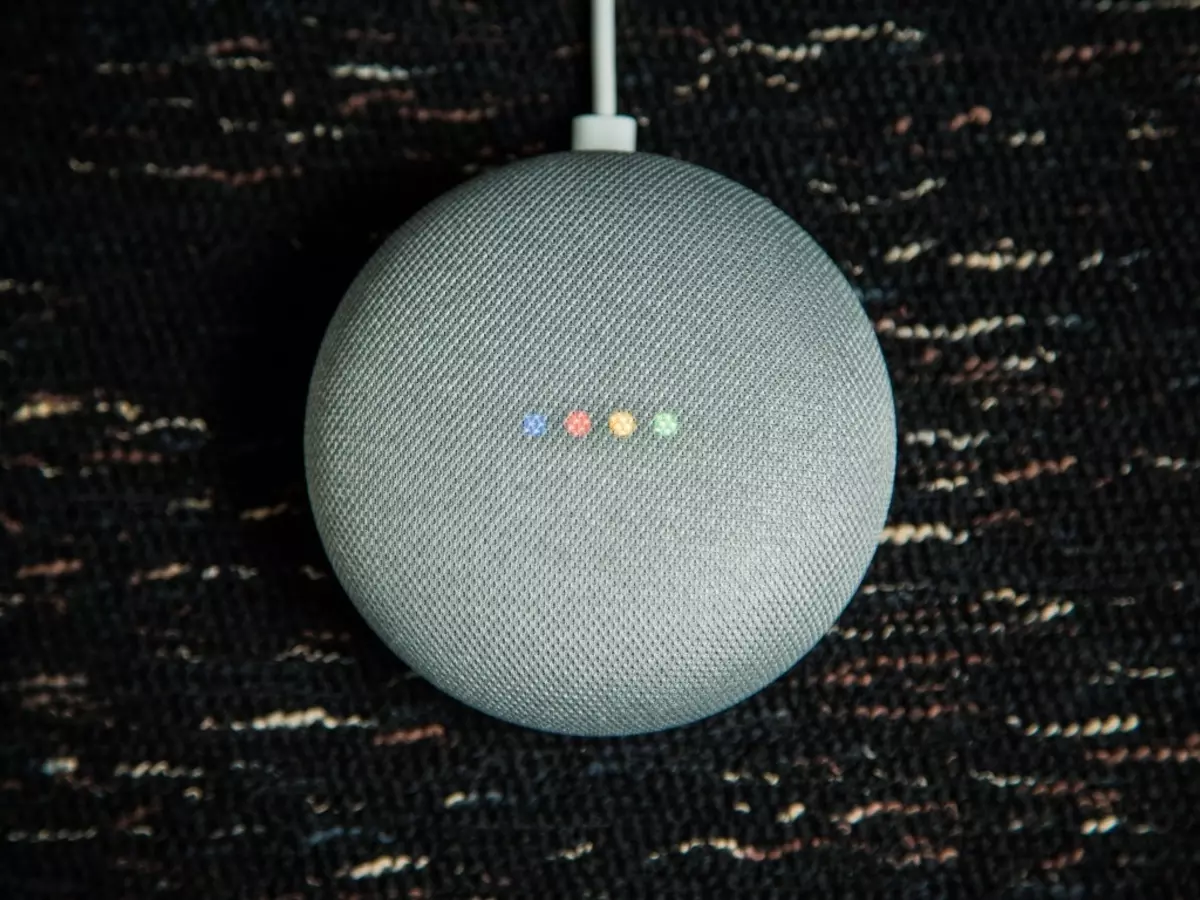 Google Home Mini.