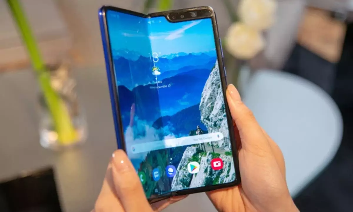 Niandry: Samsung Galaxy Fold dia amidy