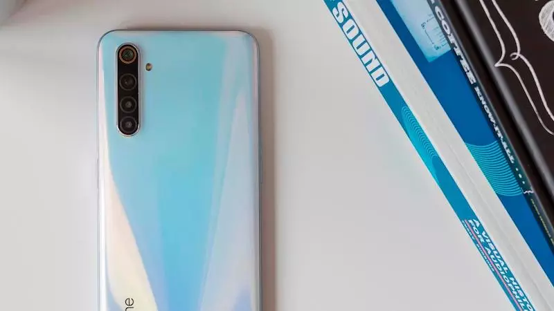 REALME סמאַרטפאָנעס זענען בעסער ווי קסיאַאָמי. אָבער קאָמפּאַניעס דאַרפֿן צו אַרבעטן אויף בילד 10802_5