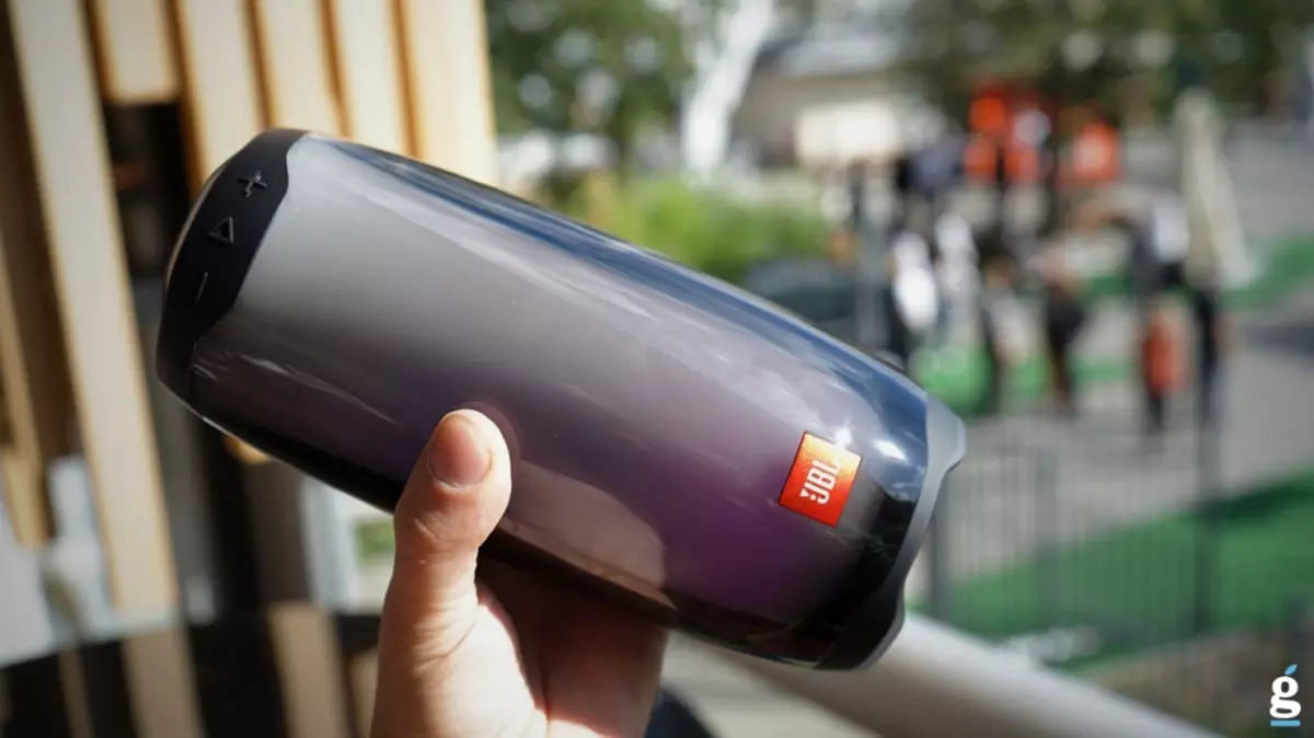 IFA 2019: Жаңы Bluetooth-Column JBL PULSE 4 гул музыкасын ширелүү түстөрдө түстө болот 1091_3