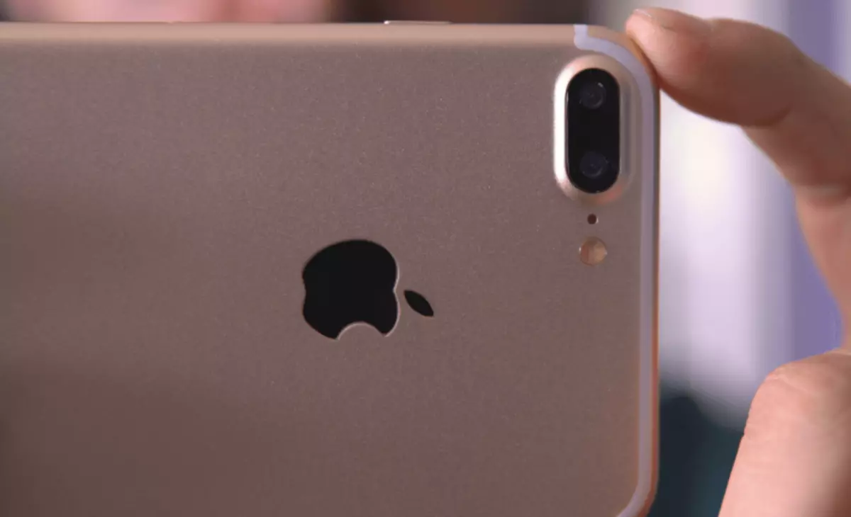 IPhone 8 idzakhala zenera laultrashire ndi lingaliro la 2436 × 1125 pixel