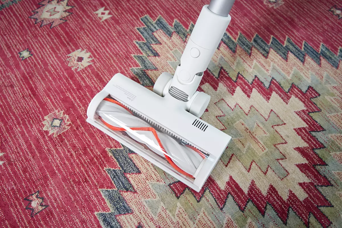 Yfirlit yfir lóðrétt ryksuga Xiaomi Mi Vacuum Cleaner G9: Vegna þess að þú getur elskað þessi tæki 113_9