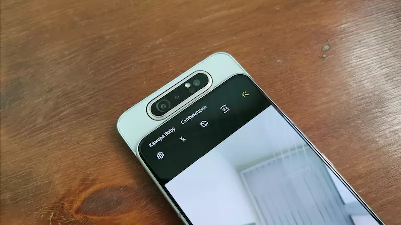 Samsung Galaxy A80 shqyrtim. Smartphone i ngrohtë me një masë kompromise 1144_22