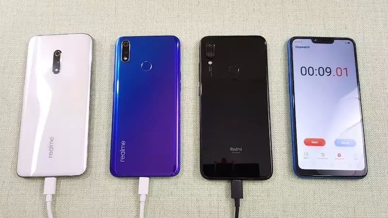 3 pwoblèm nan smartphones nan 2020. Aparèy ou ta ka pi bon 11555_2