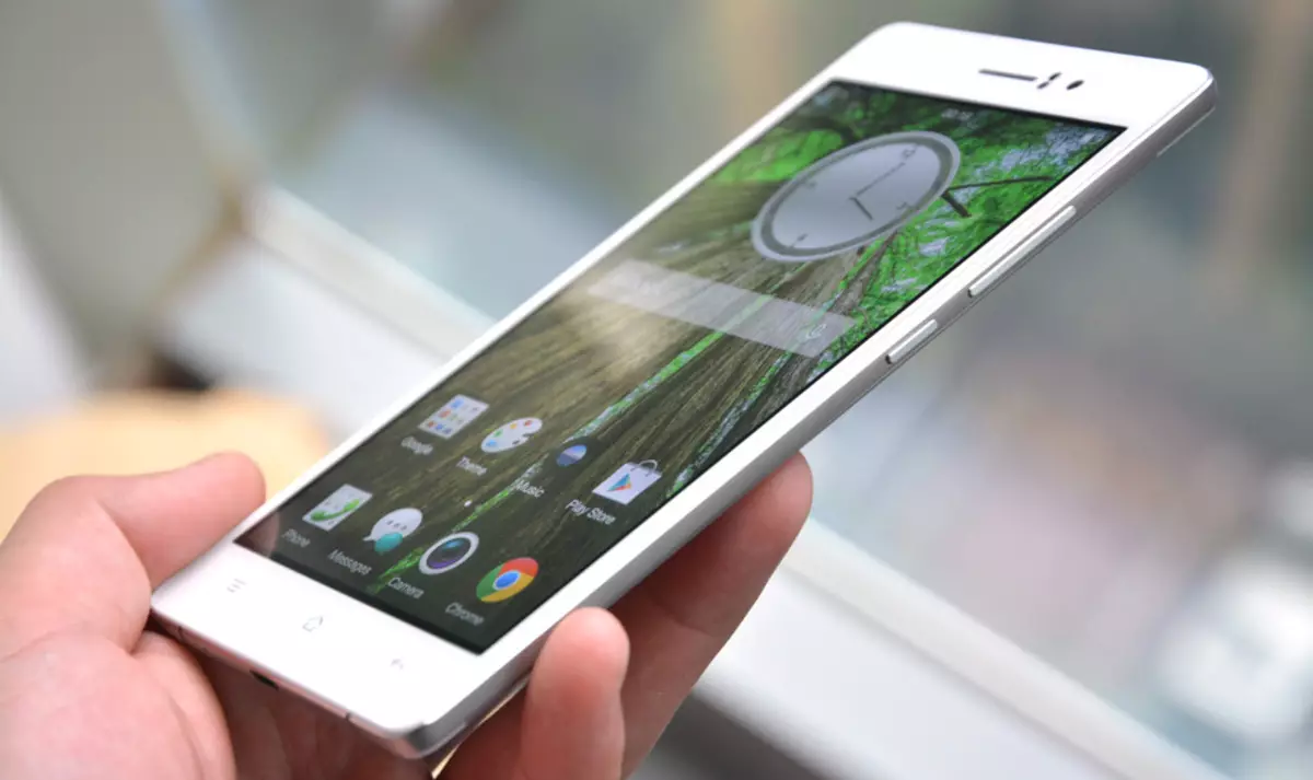 Oppo R5.