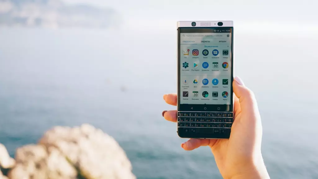 Navegar Blackberry Keyone