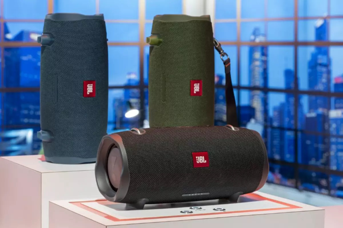 Nový JBL, AKG a Harman / Kardon: Sluchátka a sloupce s Assistantem Google 12470_10