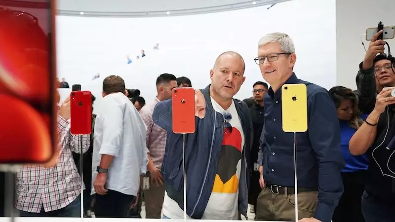 Por que Tim Cook é Steve Jobs Steve. Con el, o iPhone volveuse máis precioso que o petróleo 12548_4