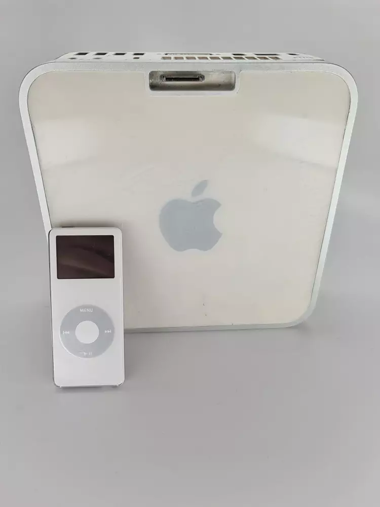 過去からの希少性のご挨拶：iPod Nanoのためのドッキングステーションが付いているMac Mini 12975_2
