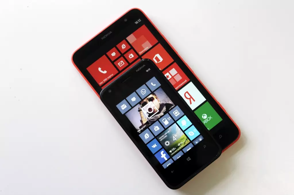 Lumia 1320.