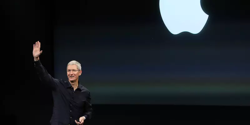 Posso ganhar na Apple? A empresa custa US $ 2 trilhões, que o possui com ações e ricas 13067_1