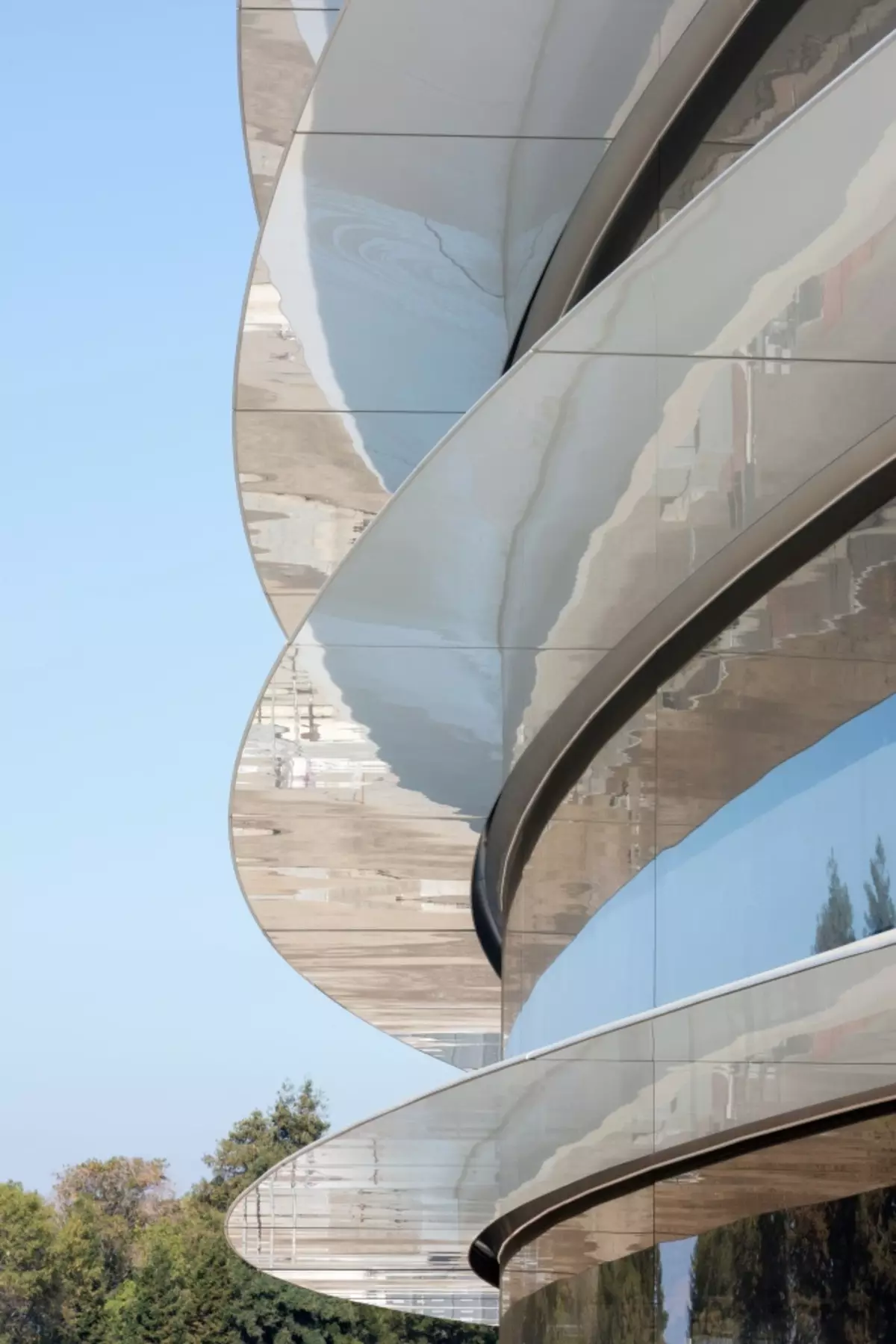 Apple-Park-Sawir-Sawir-4-Dhismaha-Sout.jpg