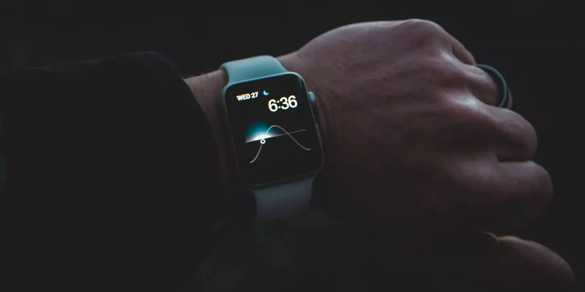 Apple Watch Series 5는 온라인 상점에서 사라졌습니다. 새로운 항목 발표를 기다리고 있습니까?