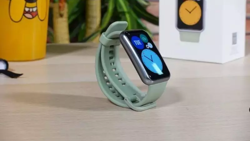 No es va adonar, i el rellotge intel·ligent ha esdevingut millor, demanar prestat la característica principal de Apple Watch. La banda Xiaomi Mi ja no necessitava? 13803_2