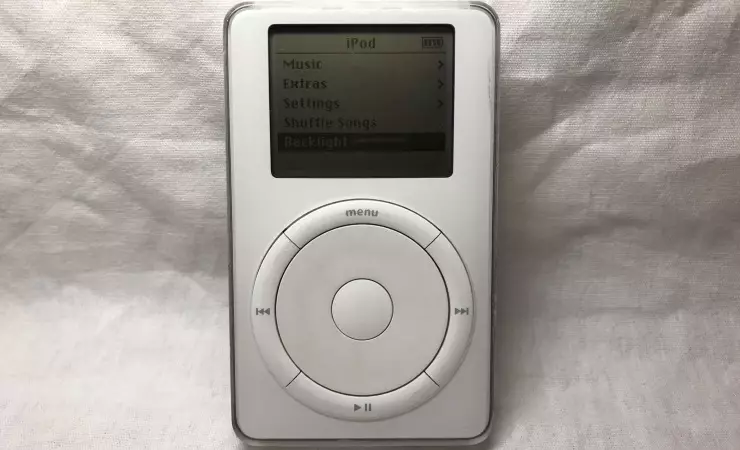 このiPodはほぼ100万ドルのコストです。特別なものは何ですか？