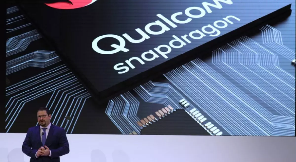 Snapdragon 700.