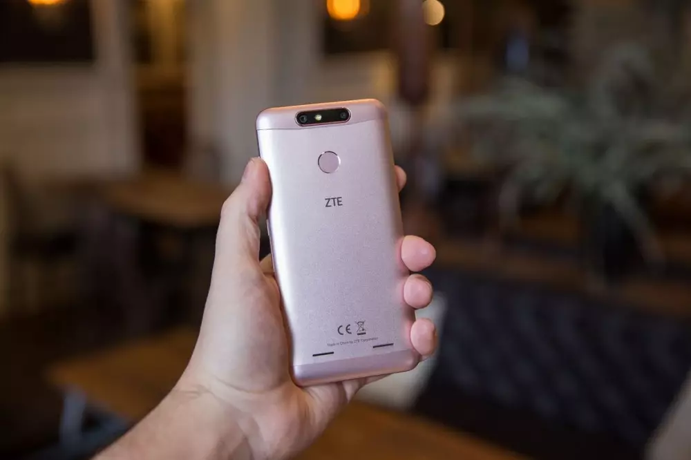 ZTE பிளேட் V8 மினி