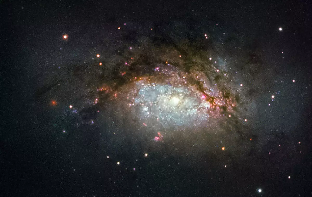 Hobaneng galaxies e na le mefuta e fapaneng? 15419_3