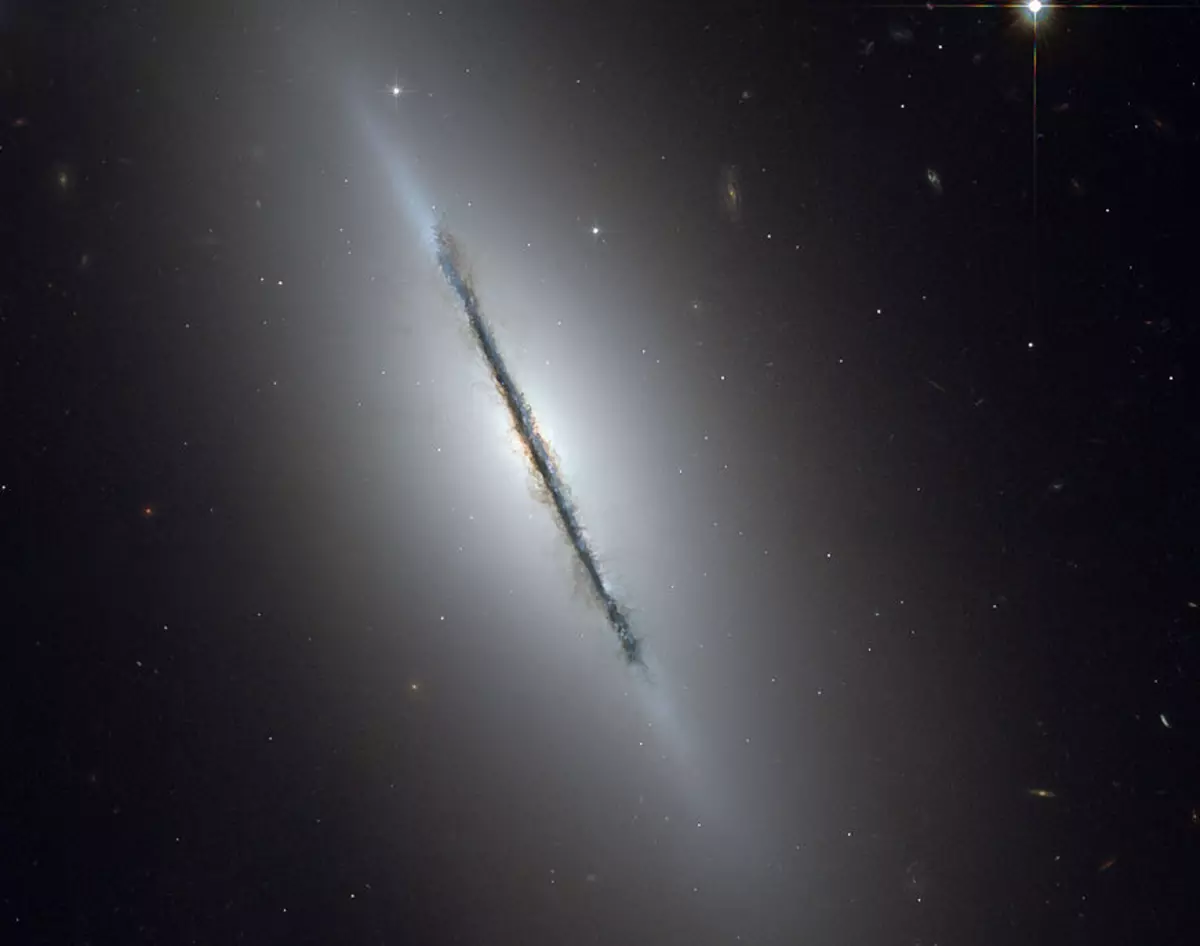 Hobaneng galaxies e na le mefuta e fapaneng? 15419_4