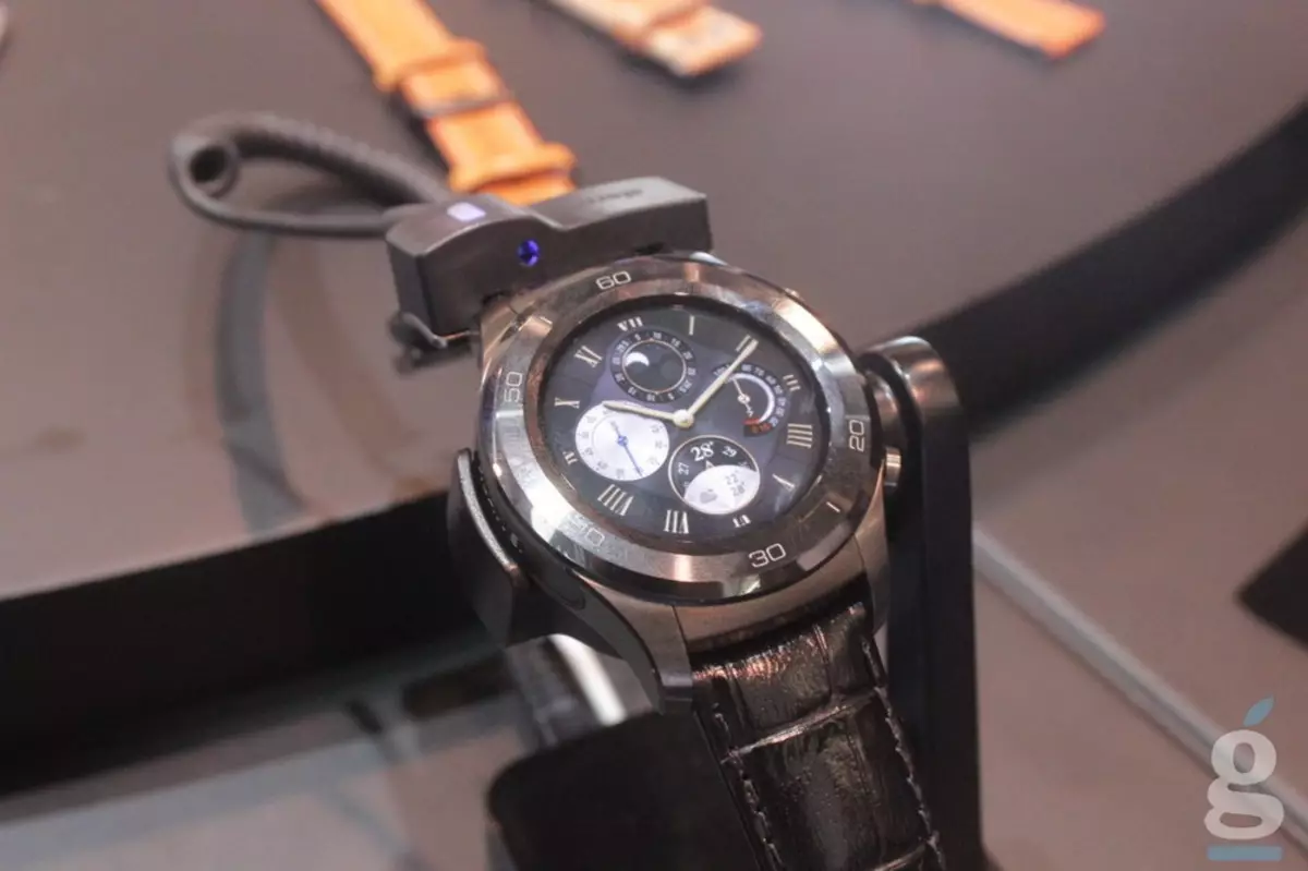 Прво погледнете во Huawei Watch 2 и гледајте 2 класика 1555_2