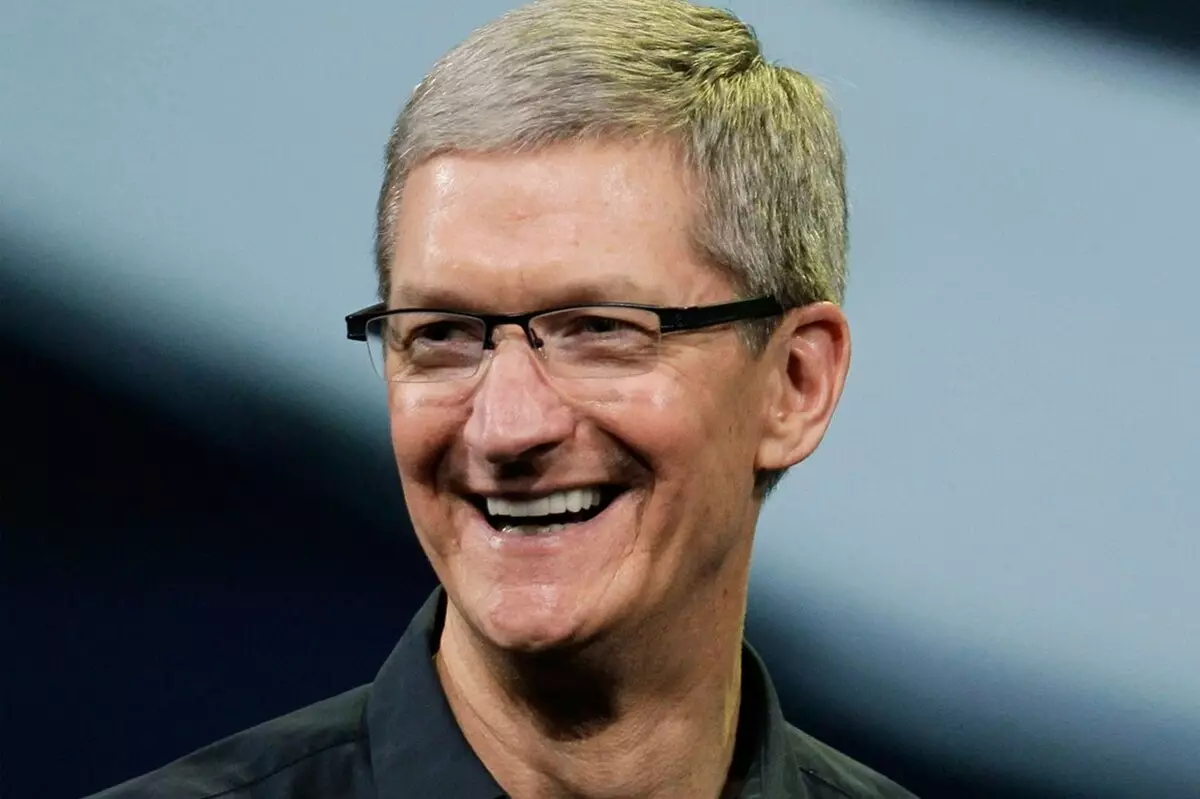 Tim Cook anayankhidwa mafunso kuchokera kwa ogawana nawo