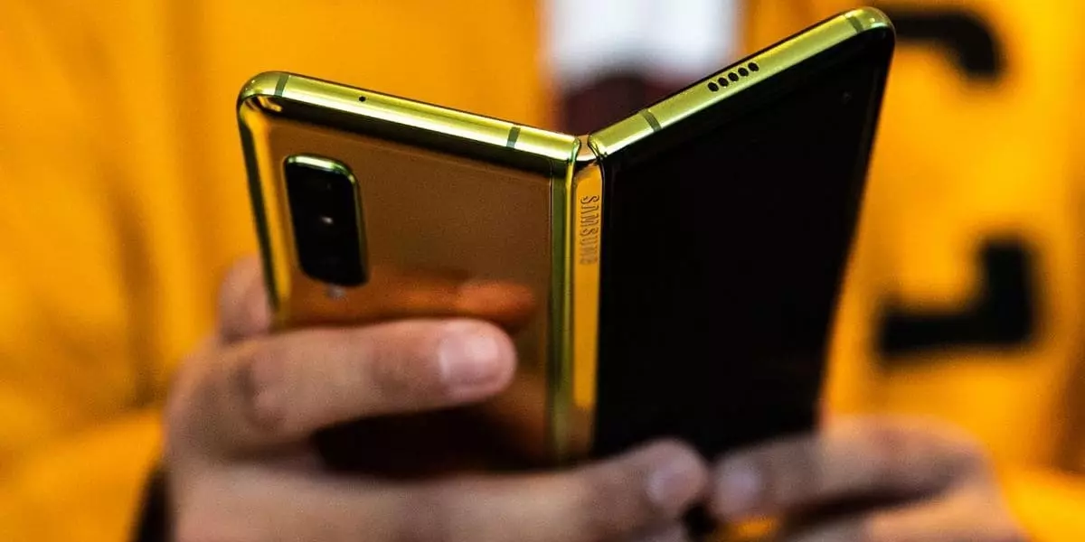 Samsung požiadal budúcich majiteľov Galaxy Fold opatrne zvládnuť zariadenie