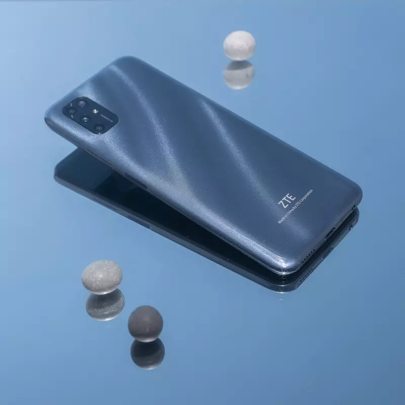 Ở Nga, điện thoại thông minh Smart ZTE Blade V2020 được trình bày màn hình 6,82 inch 16278_3