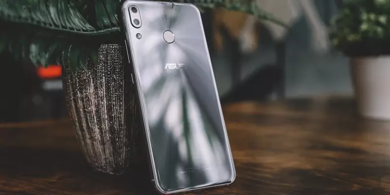 ASUS ZENFONE 5 Overview