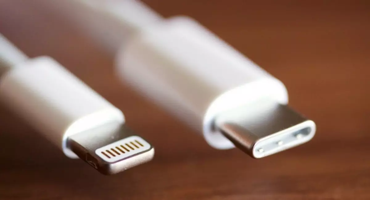 כבלי USB-C וברקים