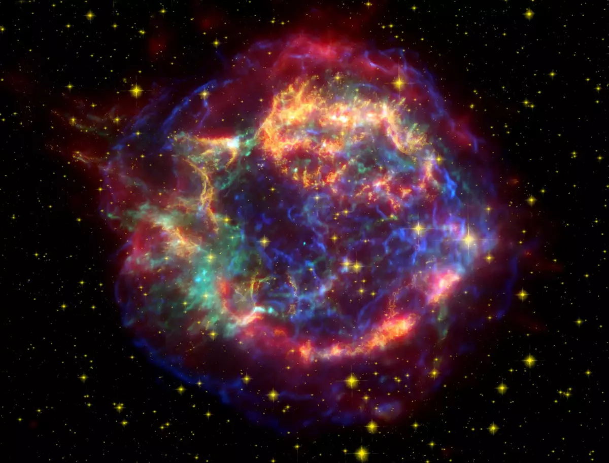 Cassiopeia_a_spitzer_crop.jpg.