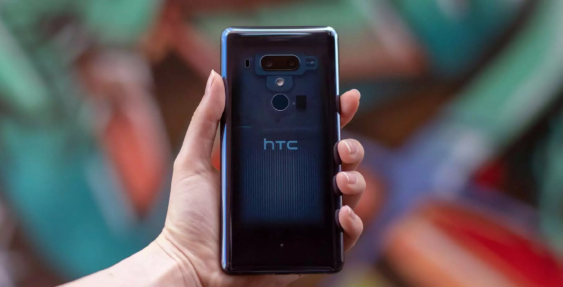 HTC U12 + irarimbutse. Ihumure ntirizakiza cyangwa isosiyete 17801_4