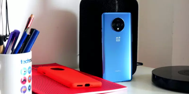 OnePlus 7t - flagpg lodi pẹlu kamẹra metale