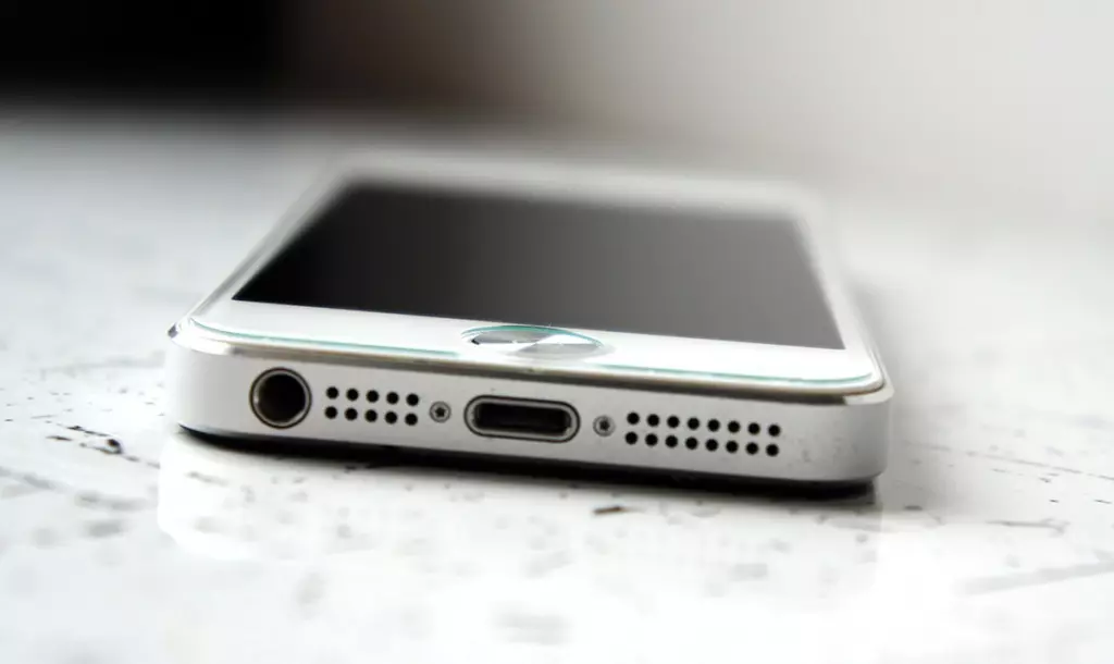 Огляд захисту Draco для iPhone 5 і 5s на iGuides.ru