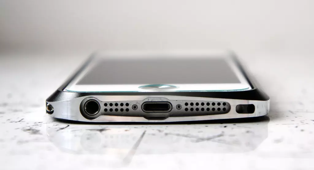 Draco заштита преглед за iPhone 5 и 5S на Iguides.RU