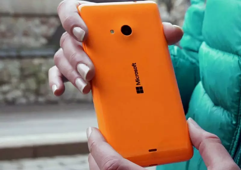 Lumia 535.