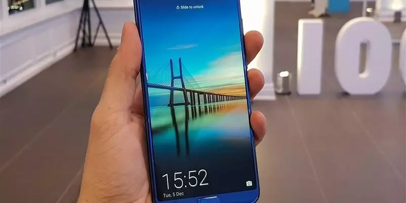 Huawei мамлекеттик кызматкерлери Samsung караганда жакшы. Алар Россияны басып алышты 19519_4