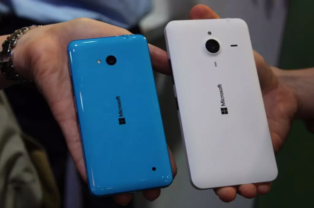 Lumia 640 ක් සහ 640XL