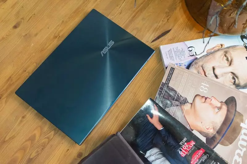 Overzicht ASUS Zenbook Duo UX482E: Een unieke professionele laptop kan betaalbaar zijn? 19825_3