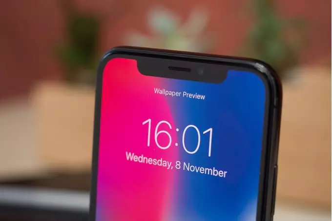 Tá an iPhone buiséid nua an-aisteach. Ach beidh sé ina bhuail agus a shábháil Apple 20278_4