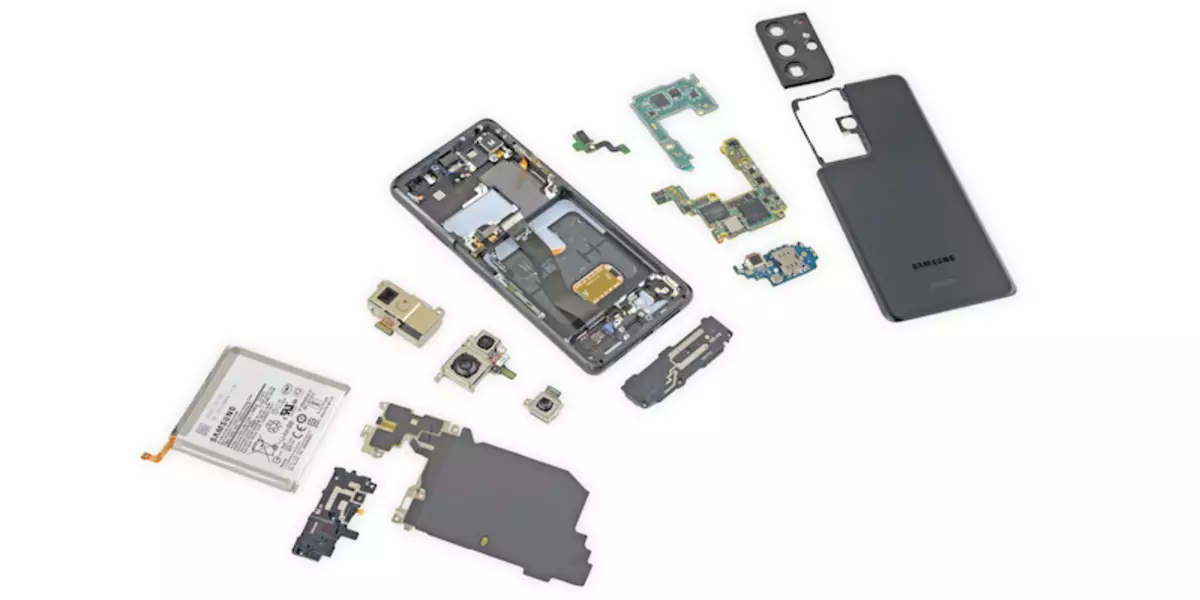 In ifixit, samsung galaxy s21 ultra disassembled. Its repair is complex