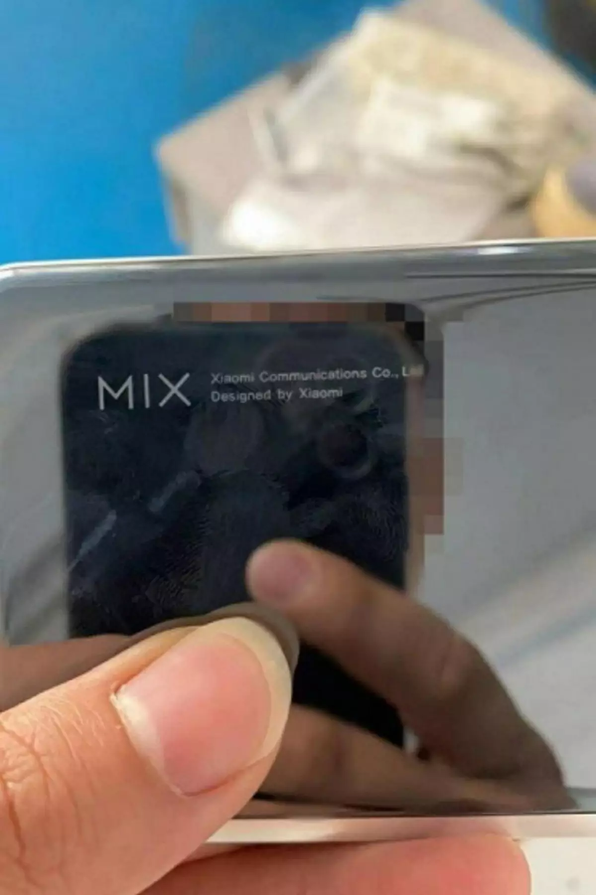 Gấp điện thoại thông minh Xiaomi Mi Mix 4 lần đầu tiên cho thấy sống động 20604_3