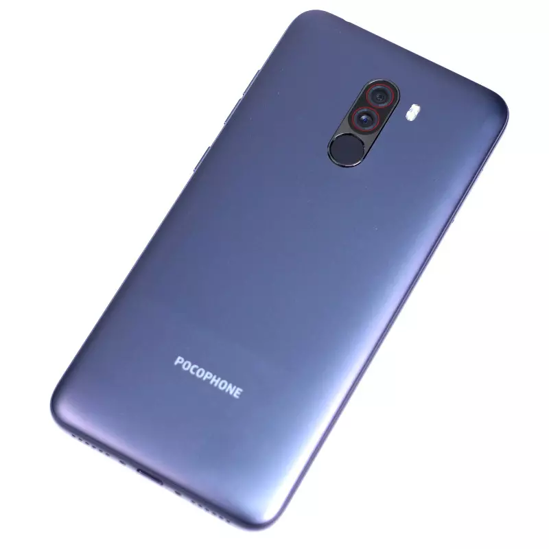 Smartphone מסתורי Xiaomi Pocophone F1: תמונות, תכונות ומחיר 20968_2