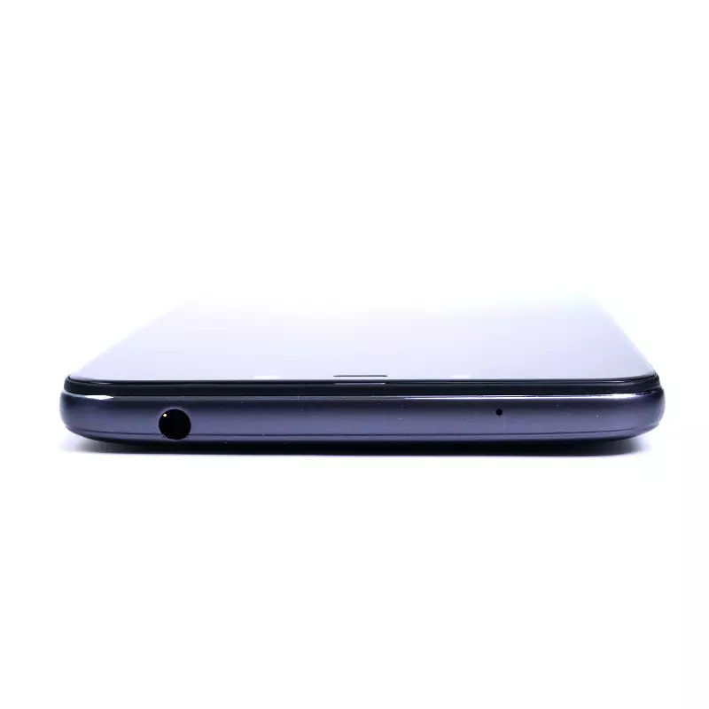 Smartphone מסתורי Xiaomi Pocophone F1: תמונות, תכונות ומחיר 20968_7