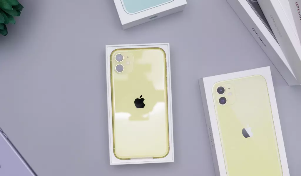 iPhone 11。