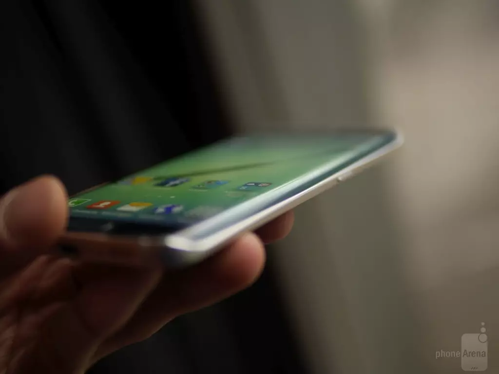 Samsung Galaxy S Edge Foto e Caratteristiche
