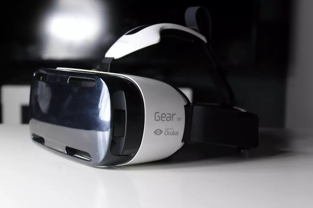 Samsung Gear VR - Na kasance cikin gaskiya na gaskiya, yana da girma