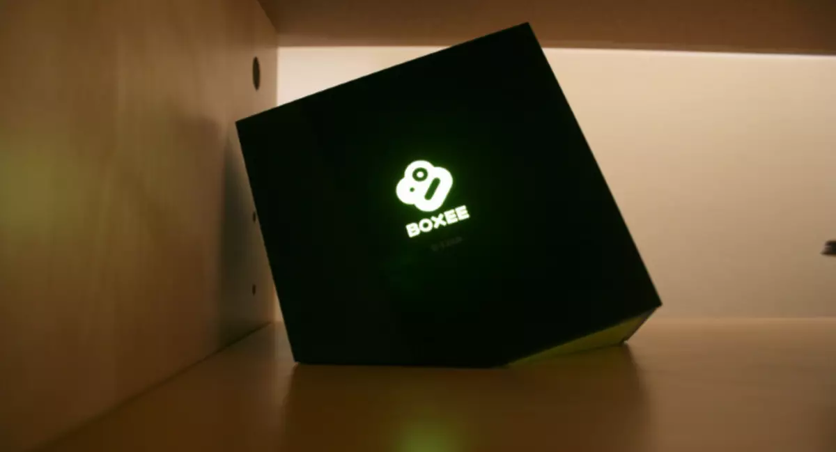 Boxee.