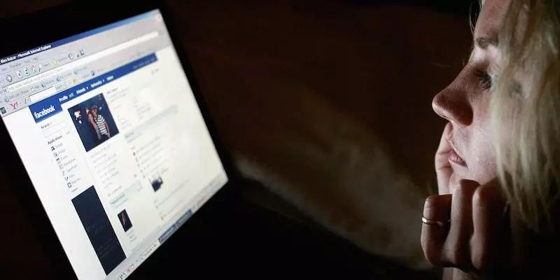 Facebooki moderaator ütles, kuidas ettevõte kohtleb töötajate psüühika pärast seda, mida nad nägid ja kui palju nad saavad 23059_1