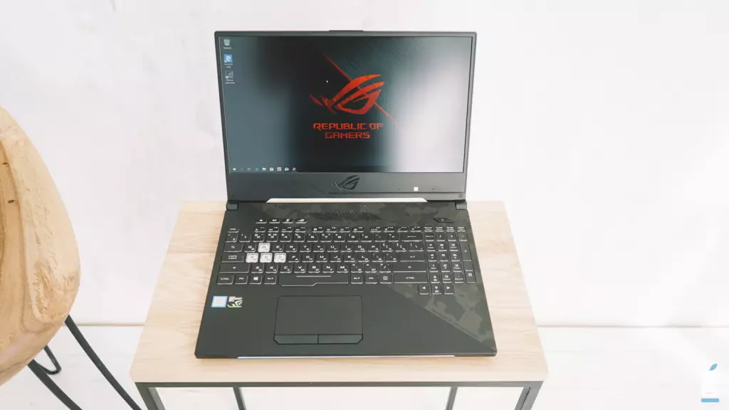 ស្នាមប្រឡាក់ Asus Rog Glace 504gs ស្នាមប្រេះ II